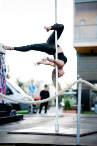 Tankotanssin keski-jatkotason kurssi aikuisille Seinäjoella - Sirkus Muudi